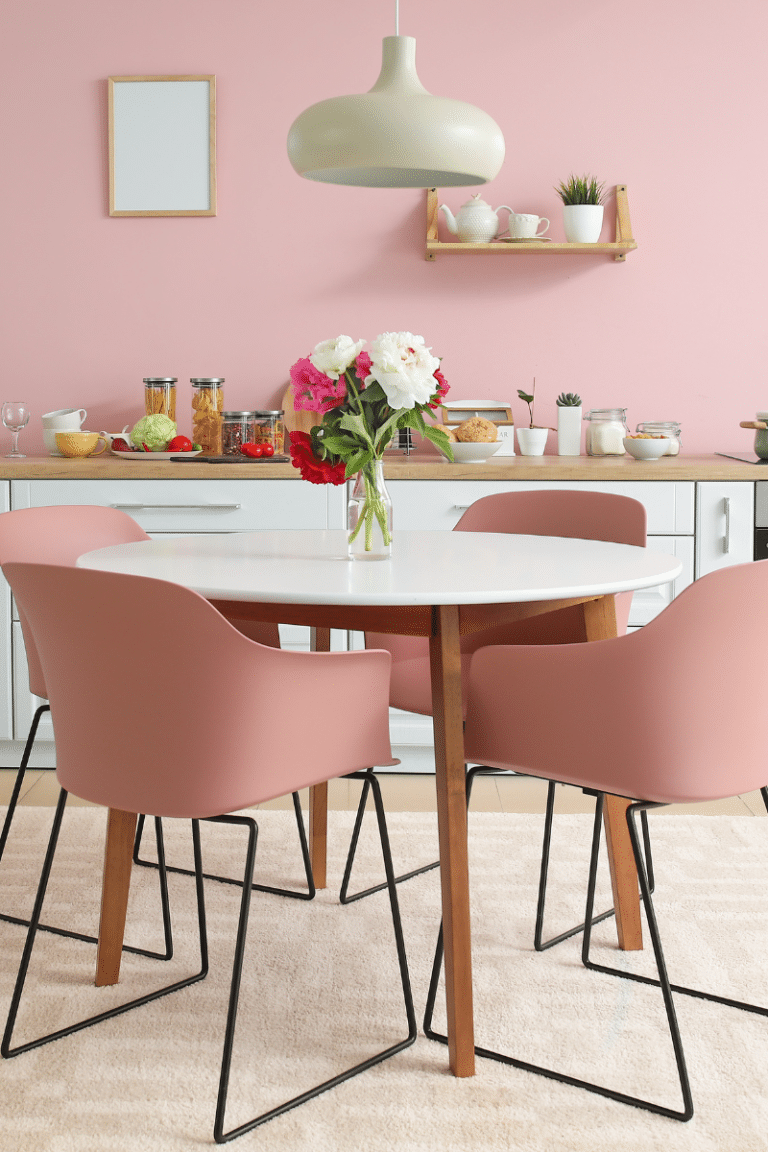 Rosa na decoração como Refúgio de Beleza e Autocuidado - Studio Co.Crie